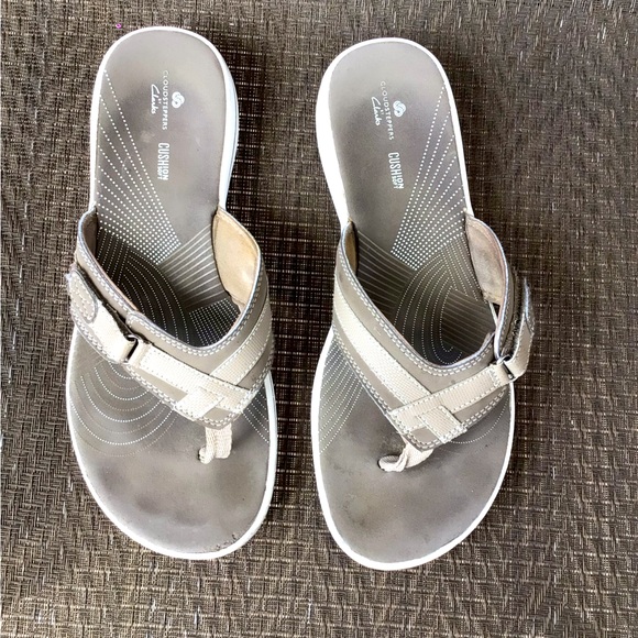 Cloudsteppers by Clarks | Shoes | Clarks Cloudsteppers Taupe Thong Flip Flop Sandals | Poshmark